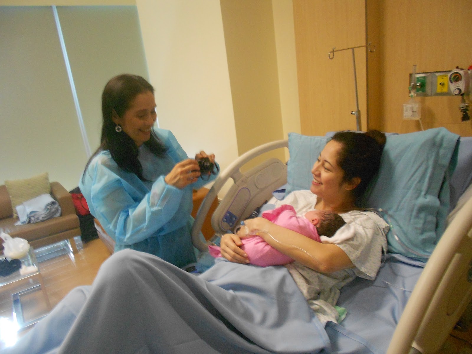 birthtimes: Photos of Your Birth Class: by Regina