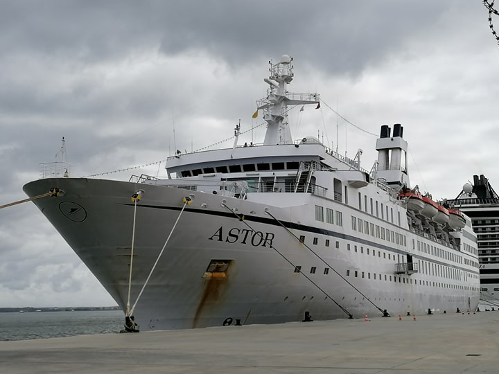 Sergio@Cruises: MS Astor chegou a Lisboa e junta-se ao MSC Fantasia