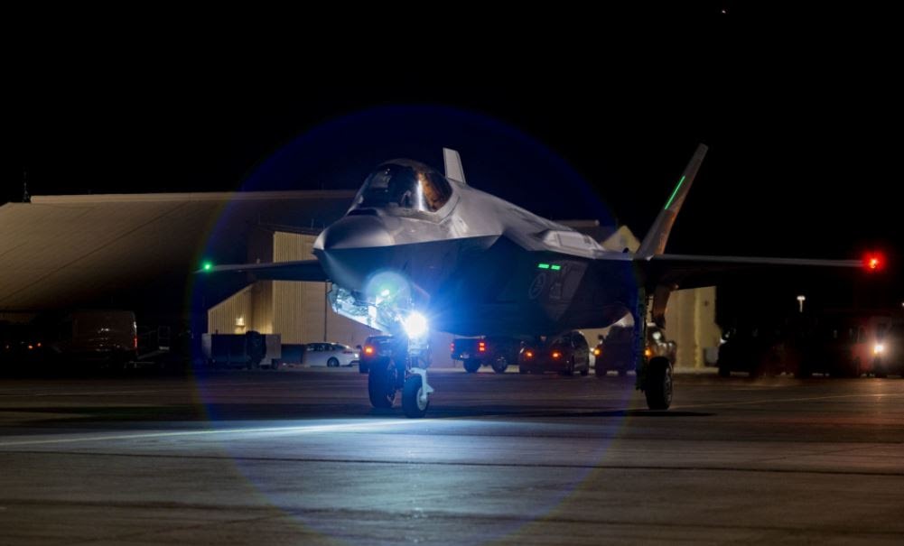 Military and Commercial Technology: Lockheed Martin F-35 Fighter Gets ...