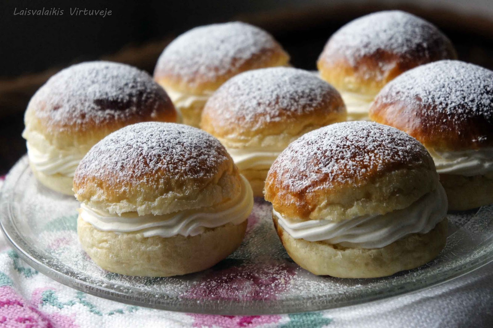Laisvalaikis virtuvėje: ŠVEDIŠKOS BANDELĖS - SEMLA