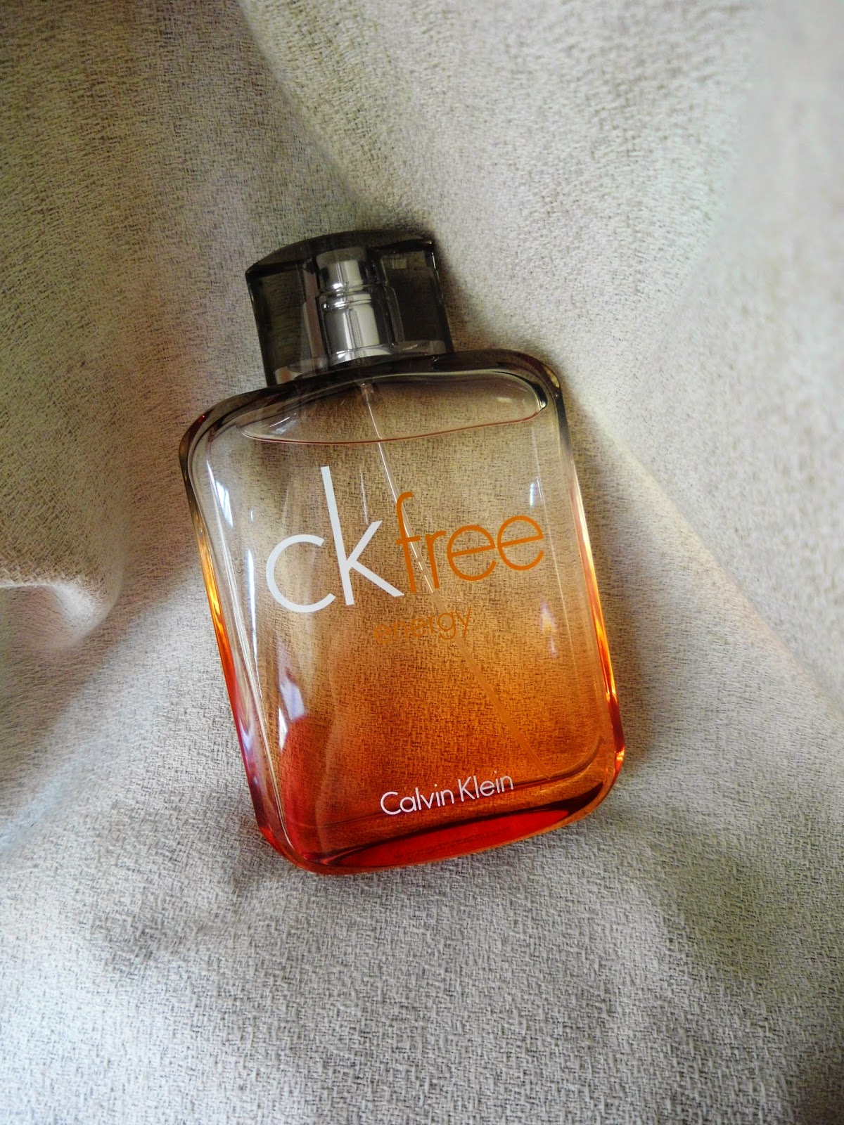 Bee: 【♥ ck free energy Calvin Klein ♥】展開充滿希望的自由之旅