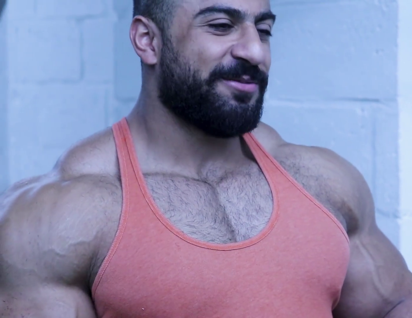 Muscle Lover: The Jordanian muscle machine - IFBB Pro bodybuilder ...