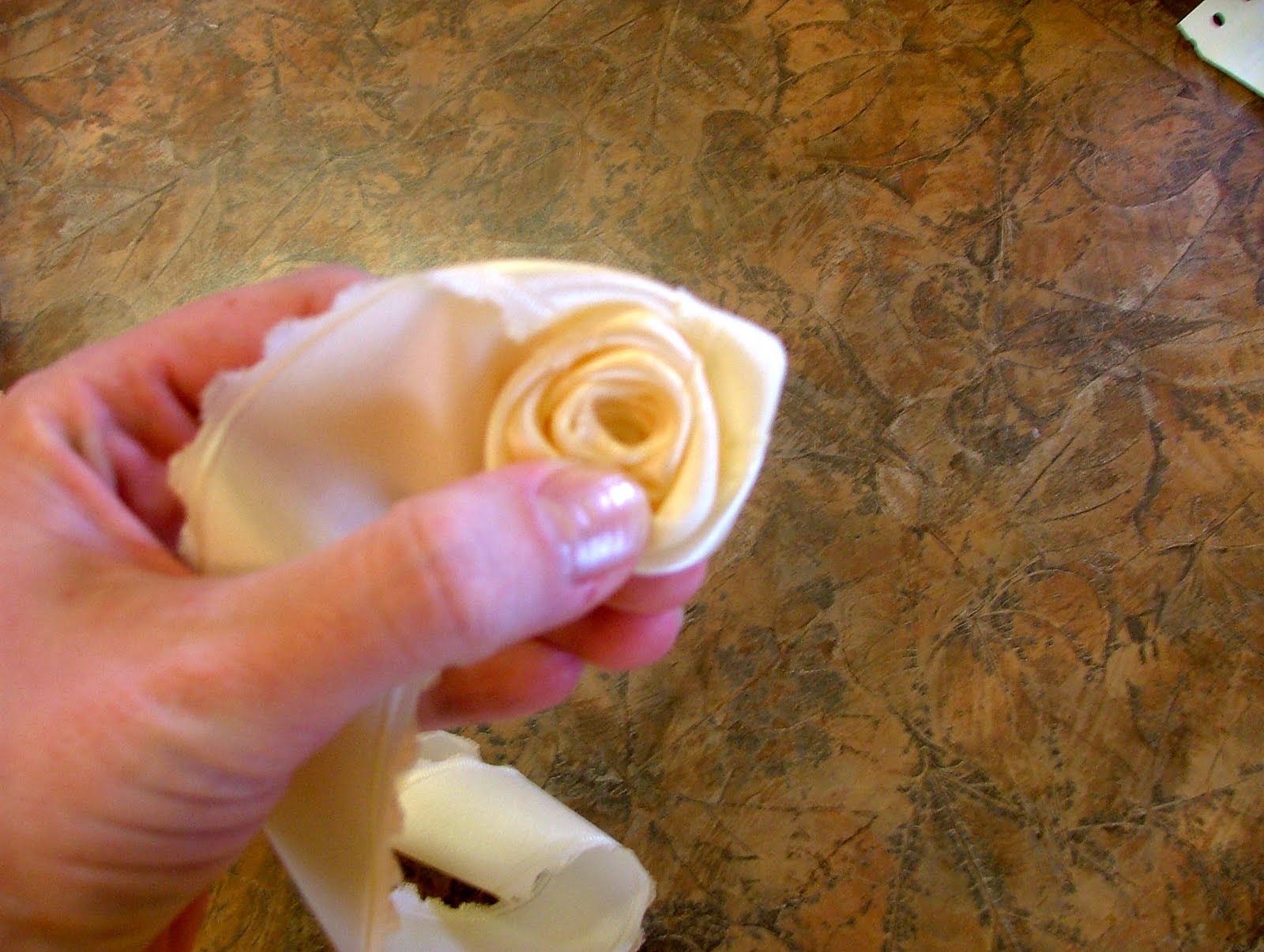 Andrea's Bow Cottage: Ribbon Roses