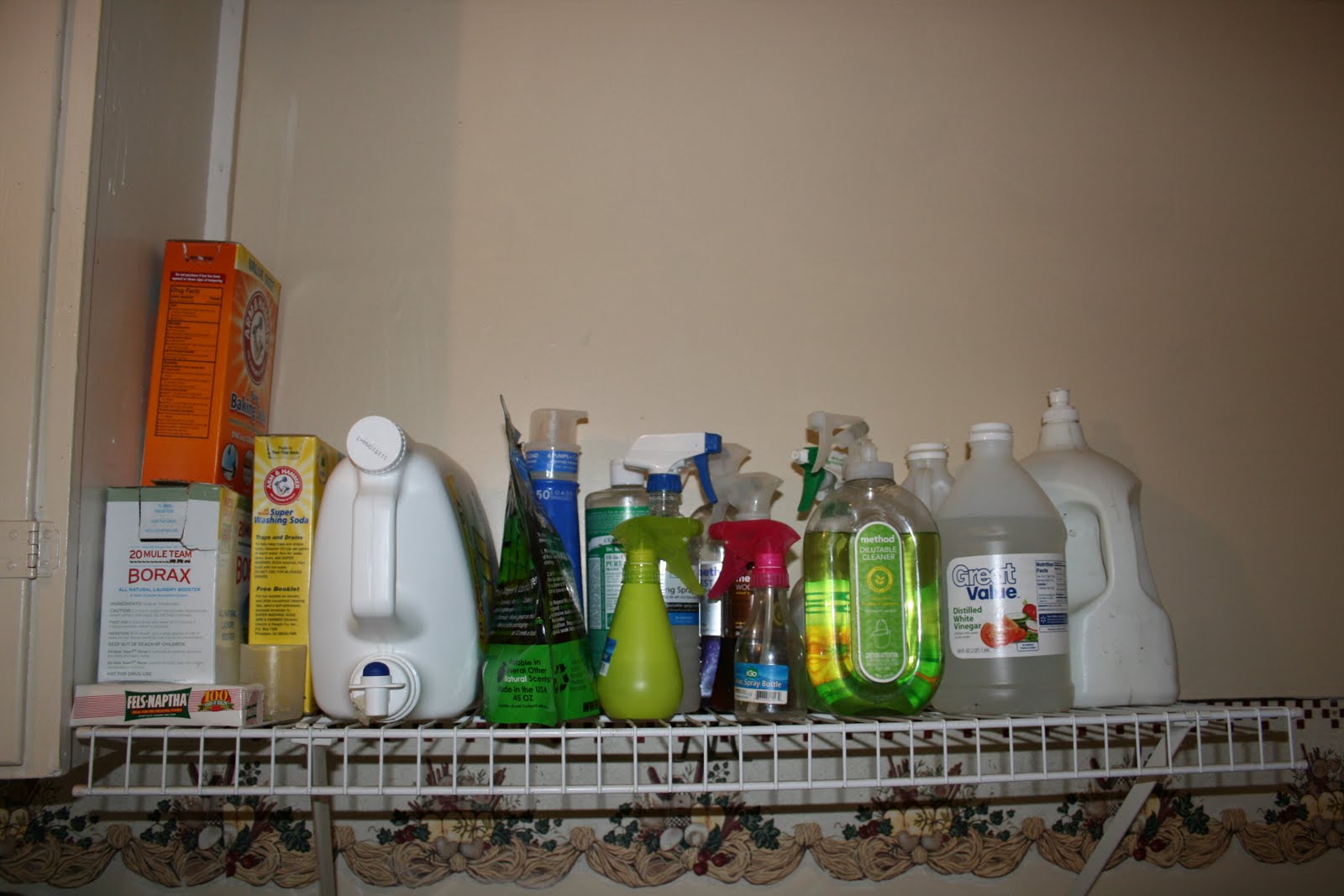 Safer cleaning products ~ Naturally Thrifty Moms