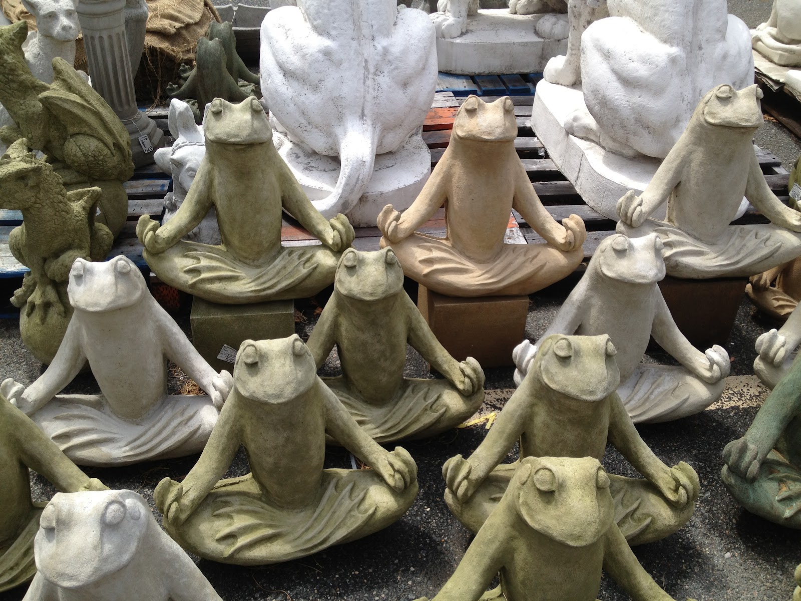 Attempted Bloggery: Zen Frogs
