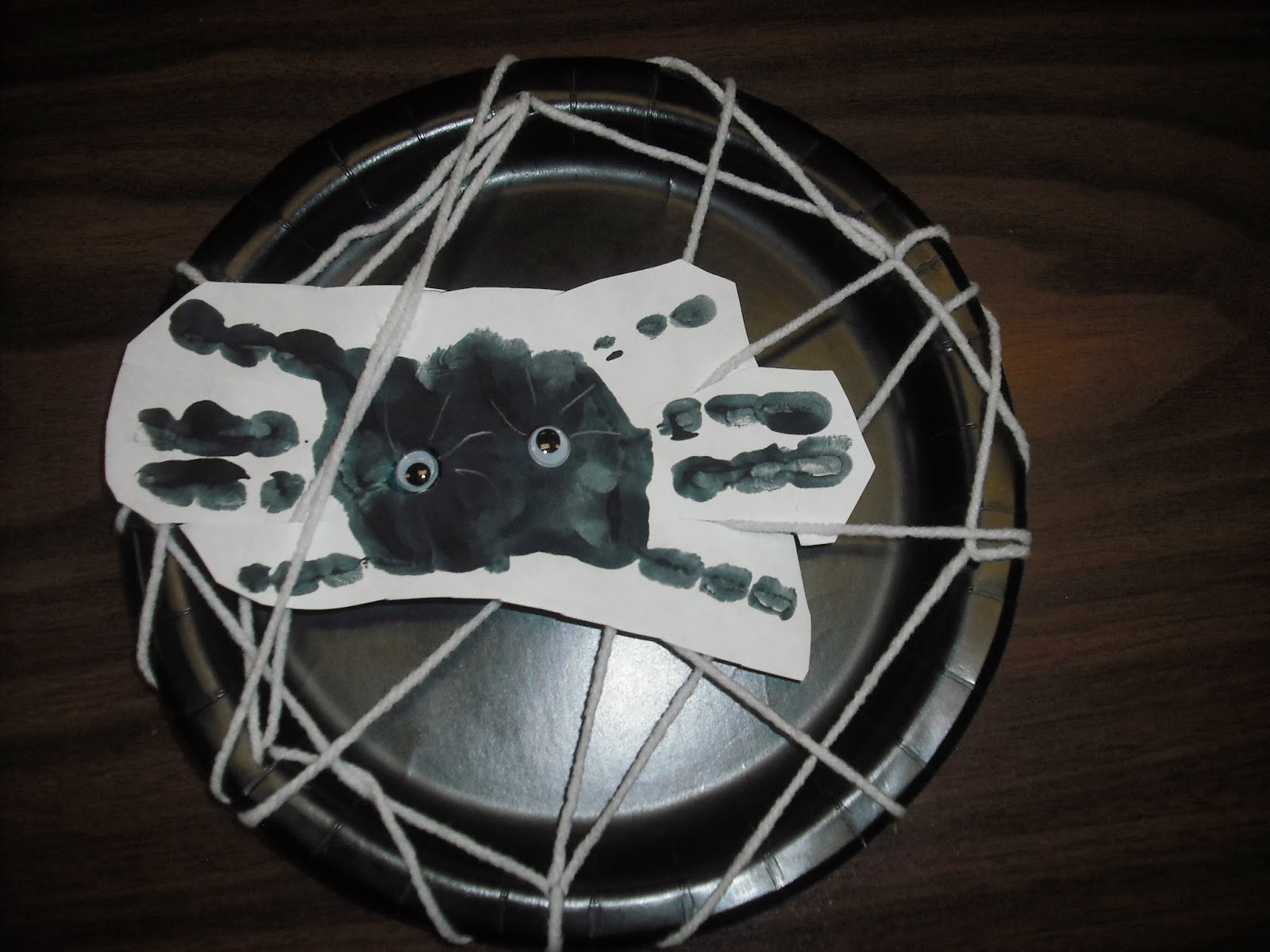 Sprinkles to Kindergarten!: Spooky Spiders and the Number 8