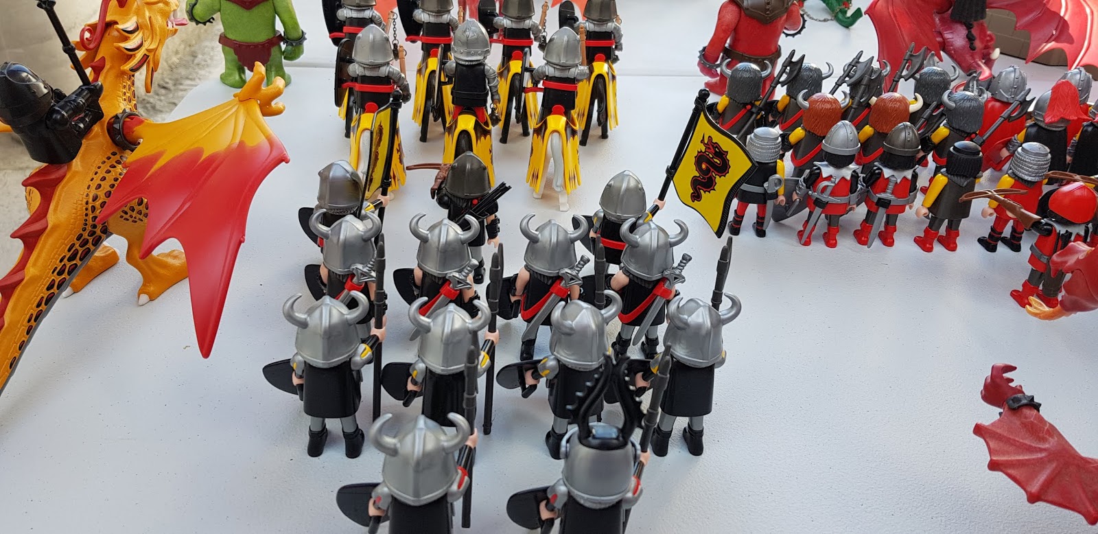 Mi colección playmobil: Caballeros y Dragones: Ejército de los 14 Dragones