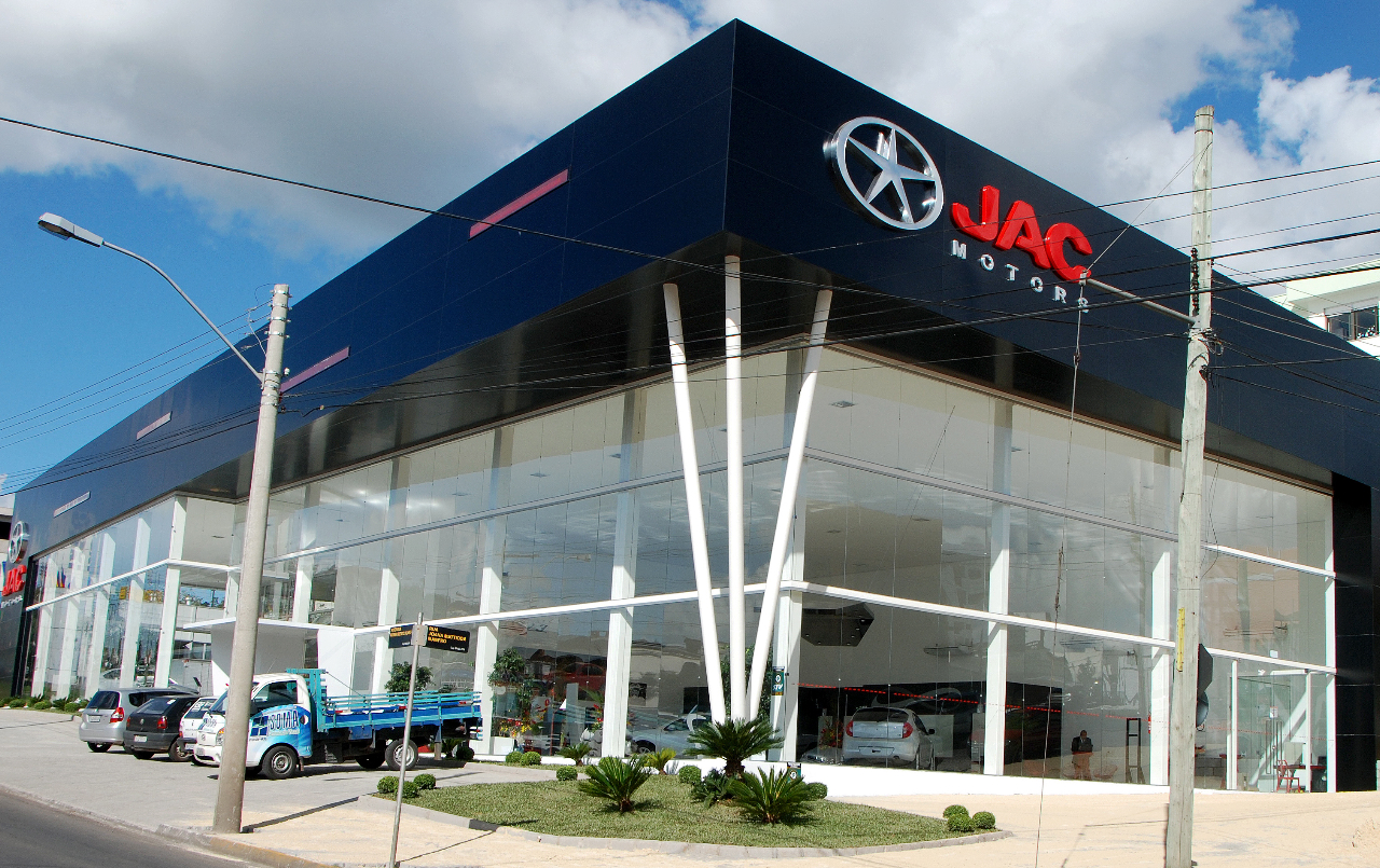 Ação e Reação: JAC Motors Hefei inaugura loja apresentando novo modelo