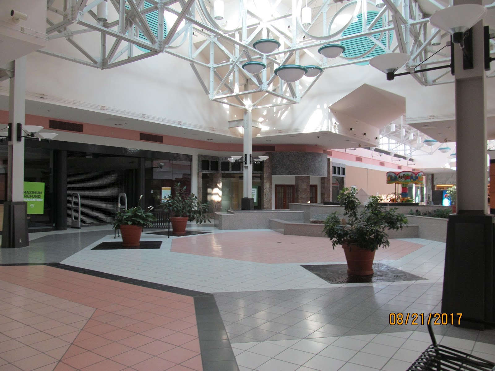 Trip to the Mall: Illinois Star Centre Mall- (Marion, IL)