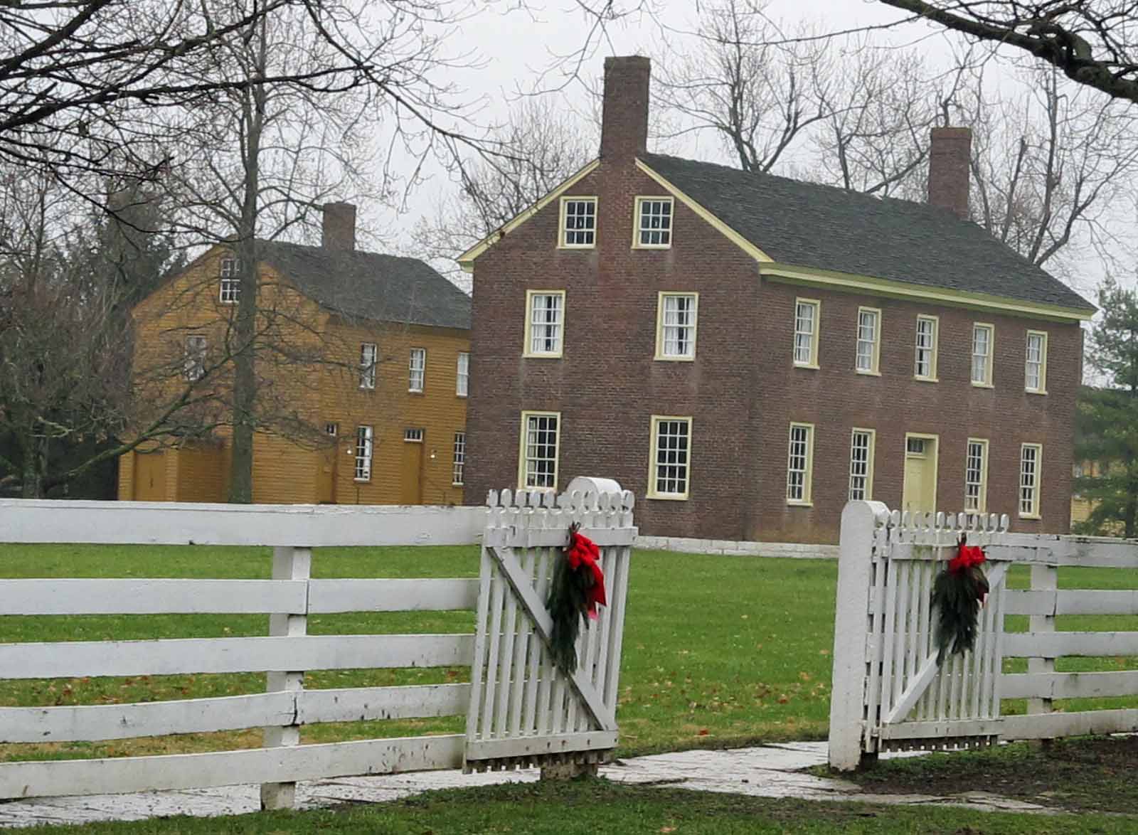 Summit Musings: 'Tis a Gift to be Simple - Shakertown & Barn Charm