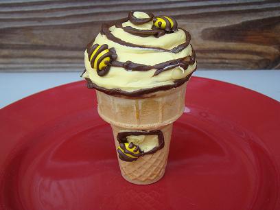 Tami's Kitchen Table Talk: Busy Beehive Cupcake Cones