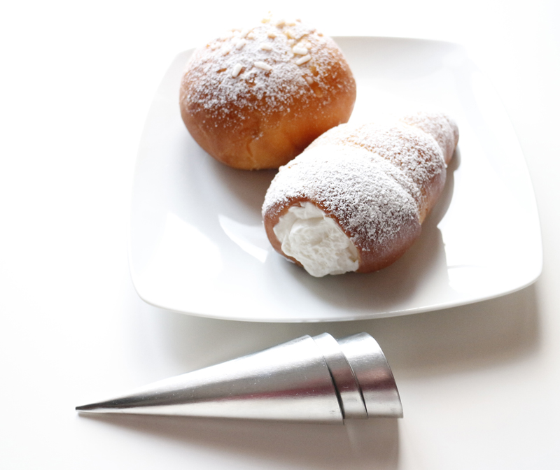 Brioche a cono farcite con crema di ricotta di bufala