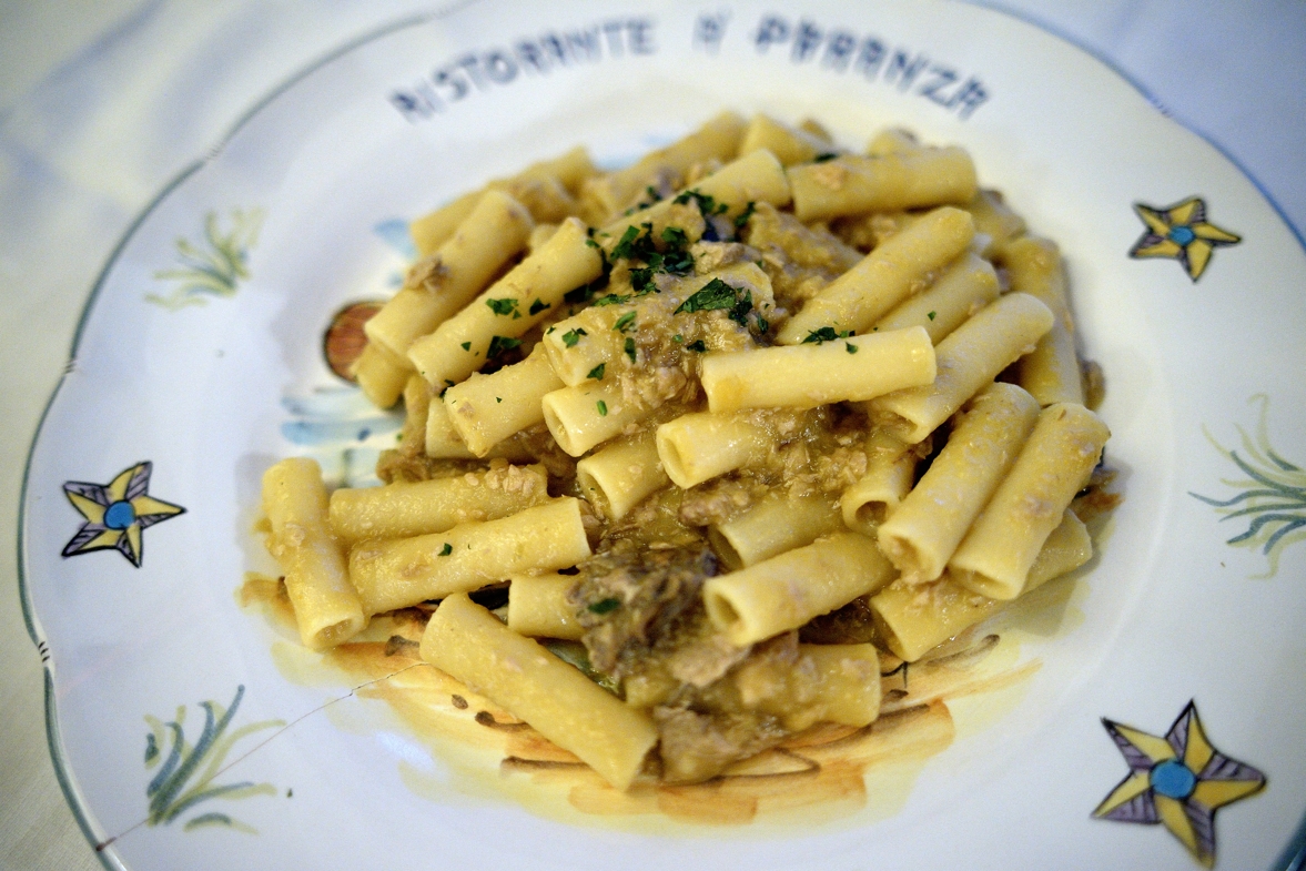 paper and plates: Ristorante a' Paranza