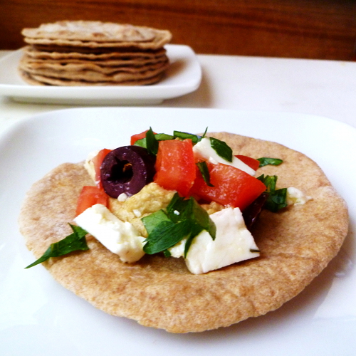 Cookistry: Mini Flatbread with Hummus ... and more