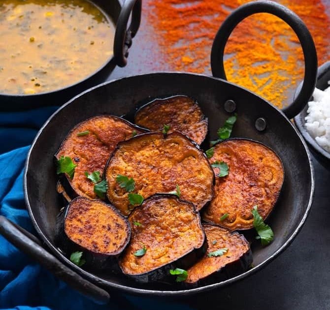 BENGALI BEGUN BHAJA | BENGALI STYLE DEEP FRIED EGGPLANT