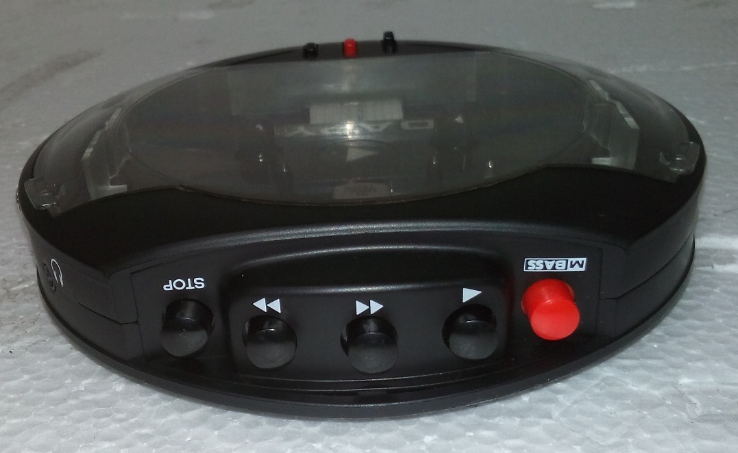 BARANG BARANG ELEKTRIK TERPAKAI DAN RARE: Walkman DAPY Stereo Cantik