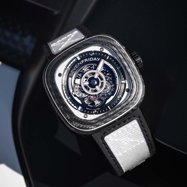 SEVENFRIDAY - P3C/07 White Carbon | Time and Watches | The watch blog