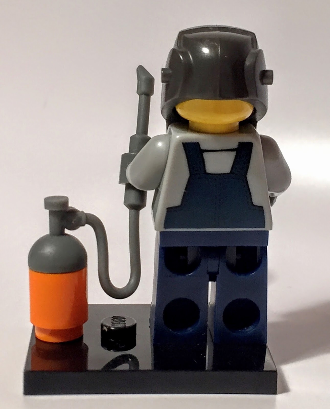 Lego Minifigure pictures: Lego Series 11 Minifigure The Welder