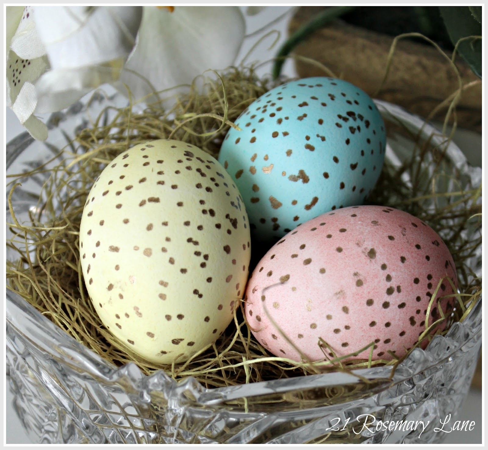 21 Rosemary Lane: Speckled Easter Eggs