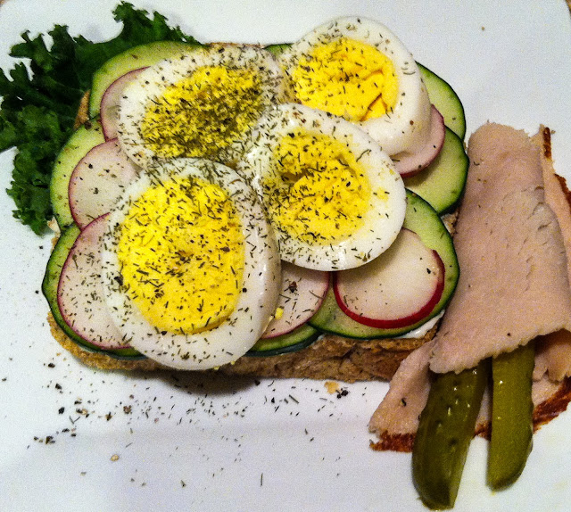OnTheMove-In the Galley: Hearty Rye Sandwich Bread with Caraway and Dill