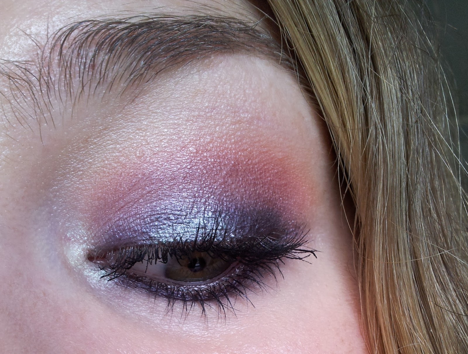 Inspiration für (blau-)grüne Augen: ULTRA-VIOLETT | Côté beauté