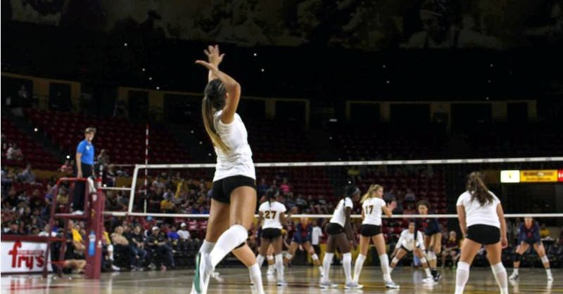 Cara Melakukan Servis Atas Menghadap Lapangan dan Servis Atas ...