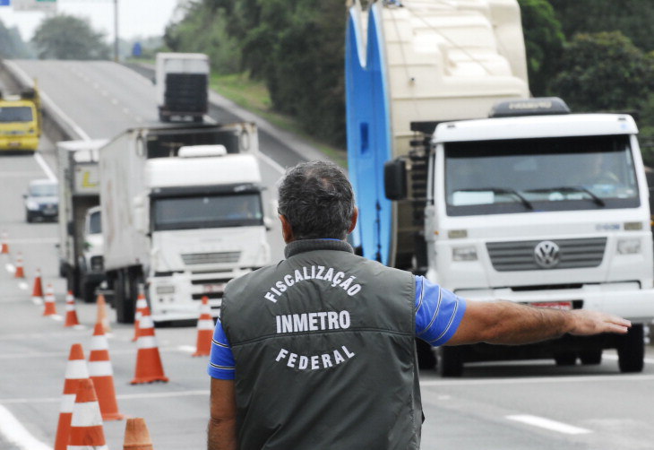 Inmetro Faz Fiscalização No Posto Da Prf Em Barra Velha Na Br 101