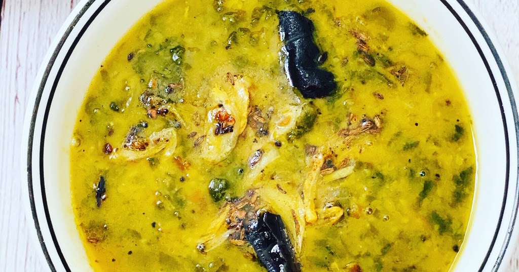 Andhra style garlic palak pappu/ Spinach Dhal