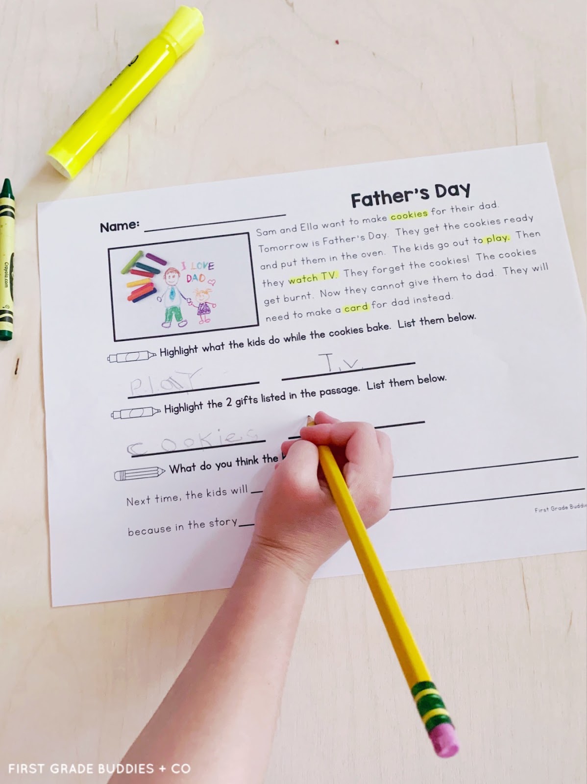 Mother's Day / Father's Day FREE Mini Books | First Grade Buddies