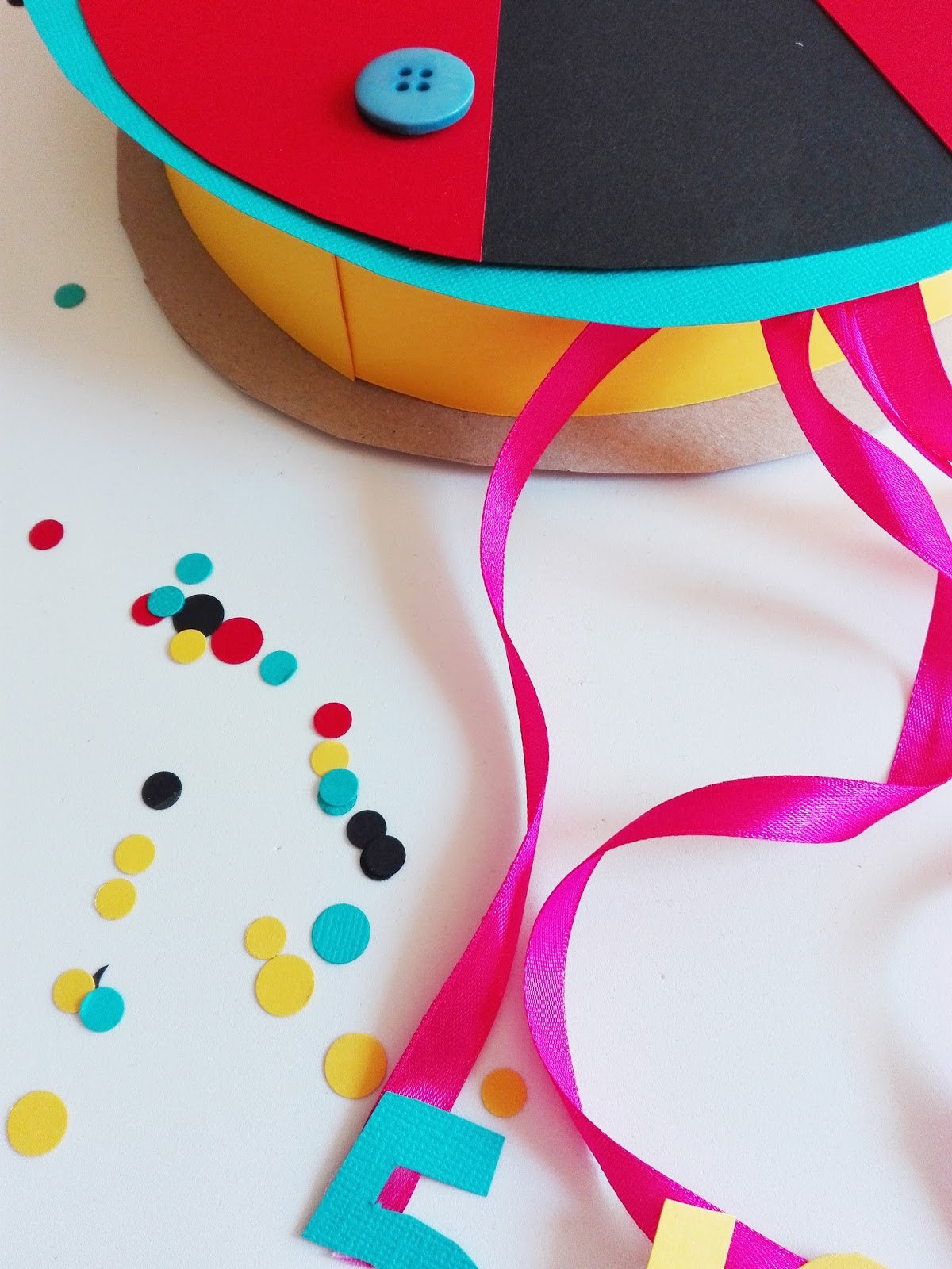 Isa's Mix: Piñata para el aniversario de Up&Scrap.