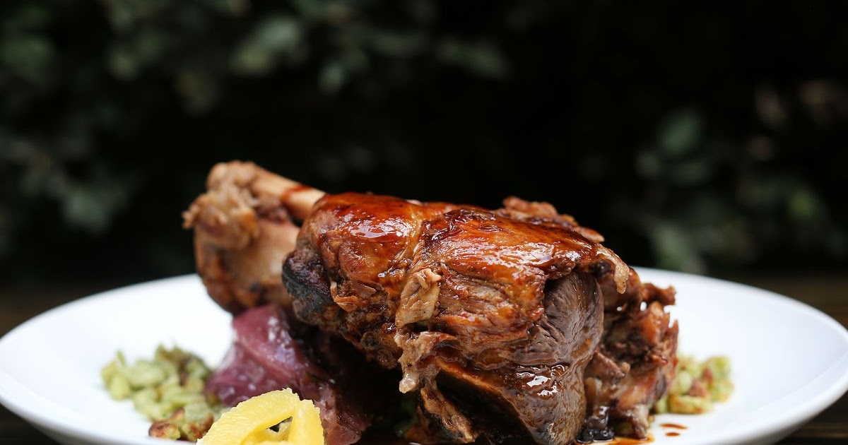 Comment cuire un jarret de porc ? | les pieds sous la table