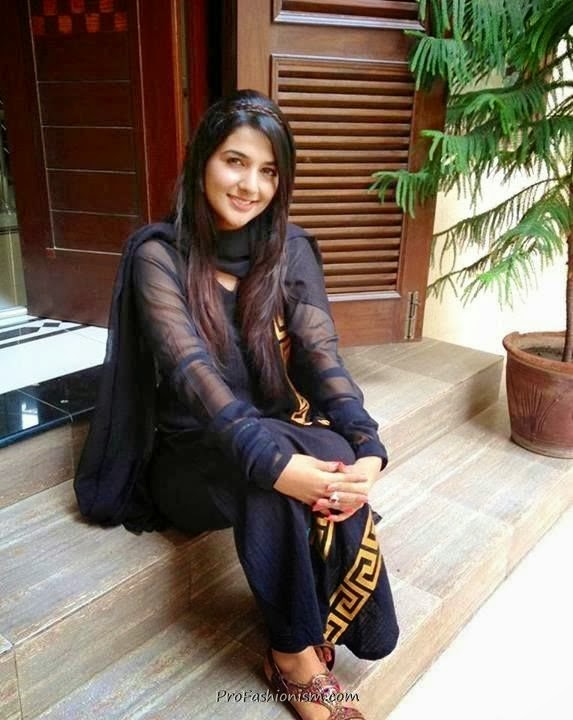 Pak Celebrity Gossip: Pakistani Showbiz : Actress Rabab Hashim Pictures ...