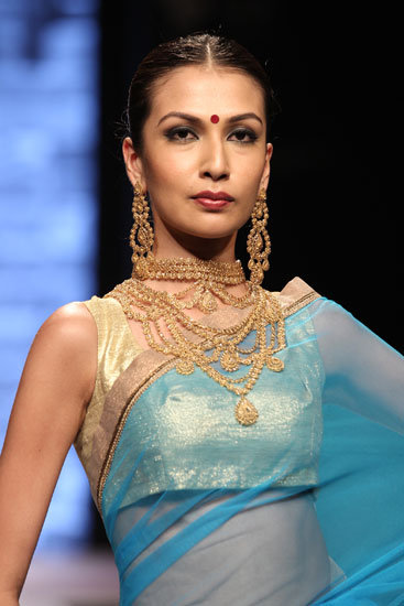 Dazzling Heavy Bridal Designer Jewellery in IIJW 2013