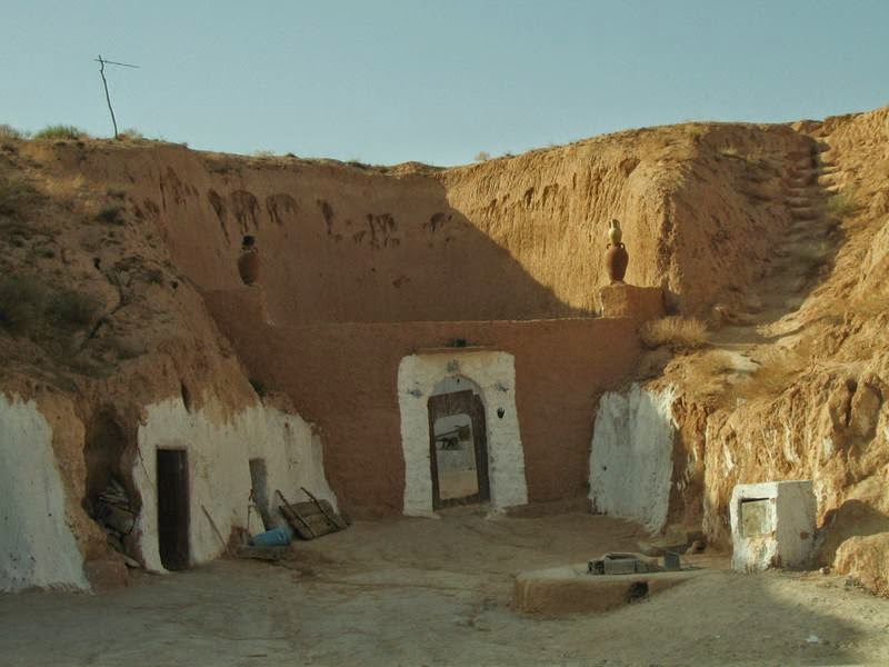 PAVAN MICKEY: Troglodyte Houses in Tunisia, Matmata