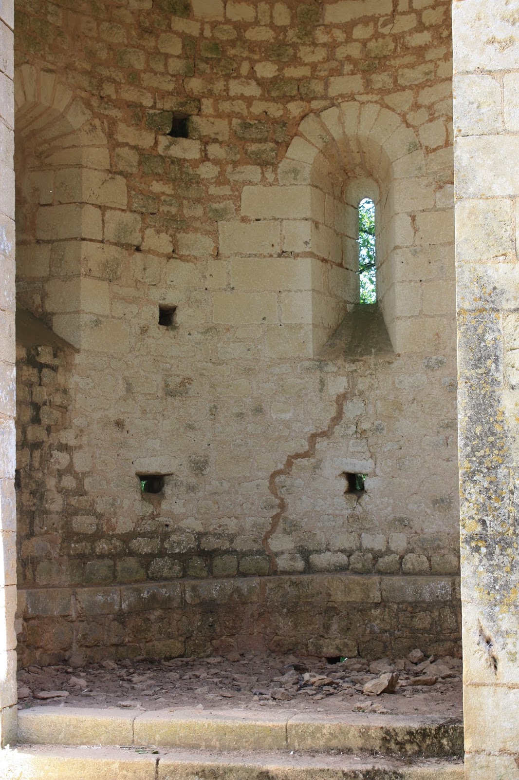 Atlas roman: Duravel - Ancienne église Saint-Avit (46)