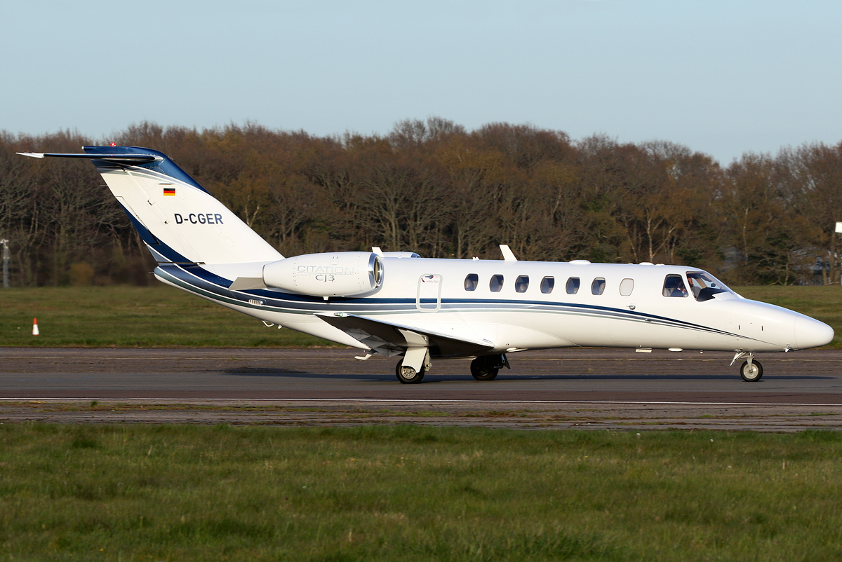 LONDON BIGGIN HILL AIRPORT EGKB/BQH IMAGES by Terry Wade: D-CGER C25B ...