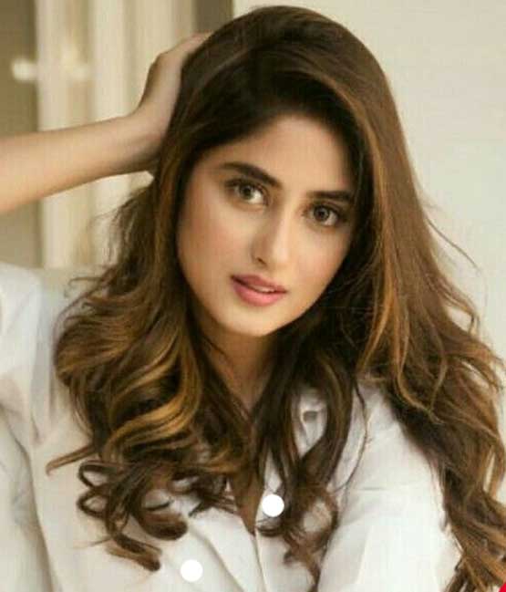 Sajal Ali Biography, Height, Age, Family, Sister, Wedding, Husband ...