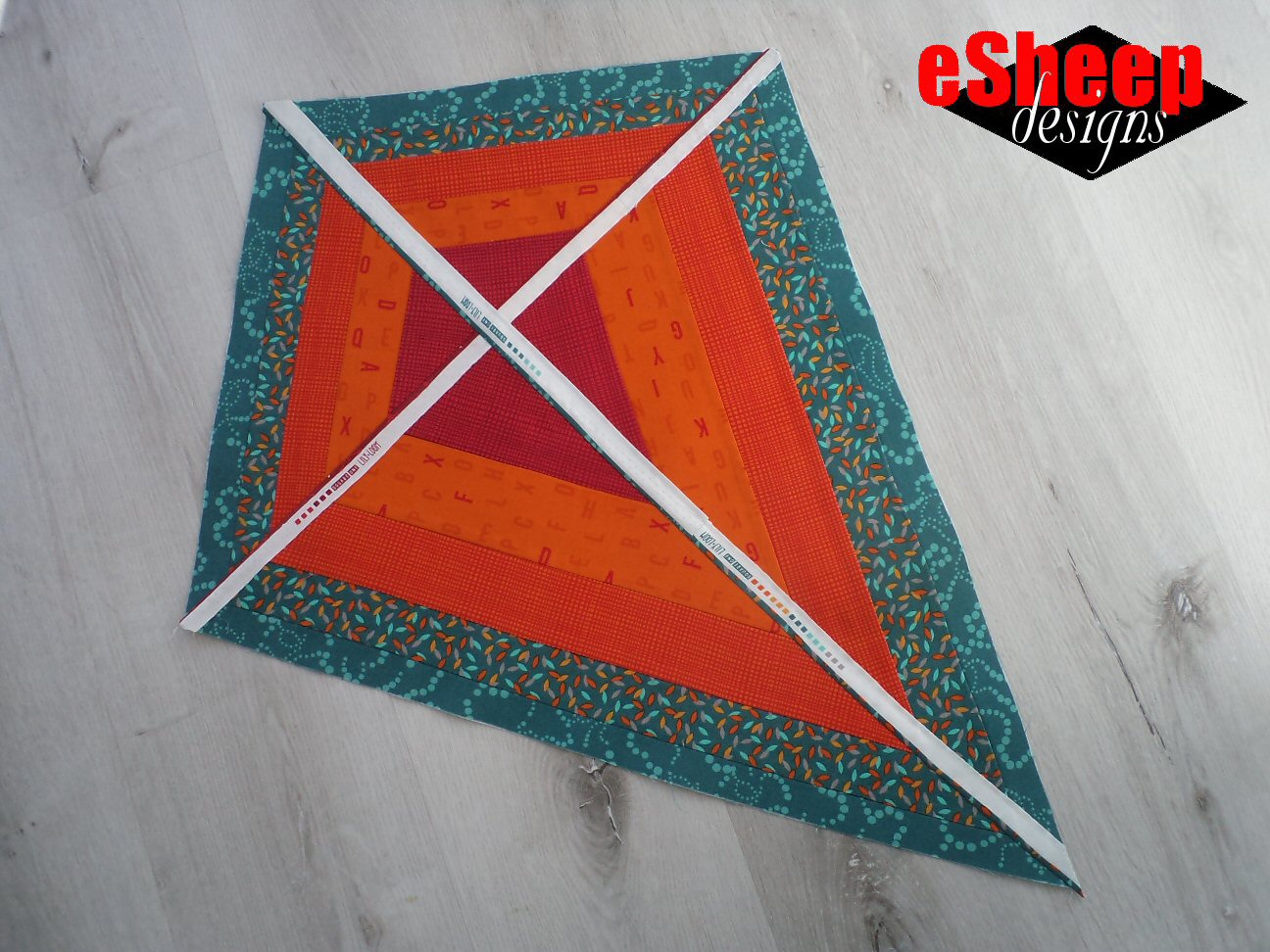 eSheep Designs: Quasi-Tutorial: Sew a Hanging Fabric Kite — 3 Ways [Pt 1]