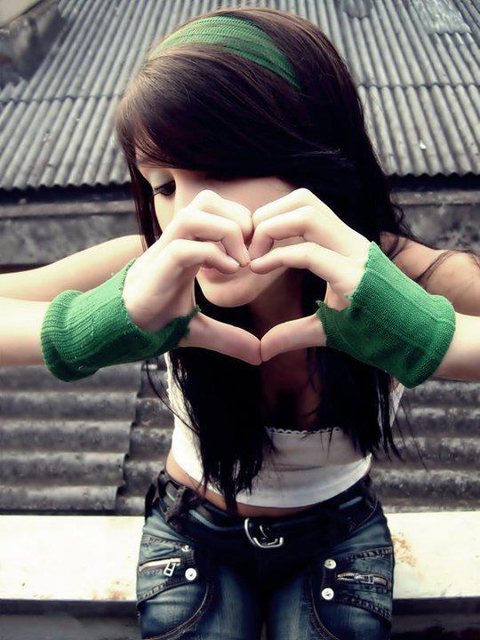 Facebook Awesome Profile Pictures: Cool Girls Pics