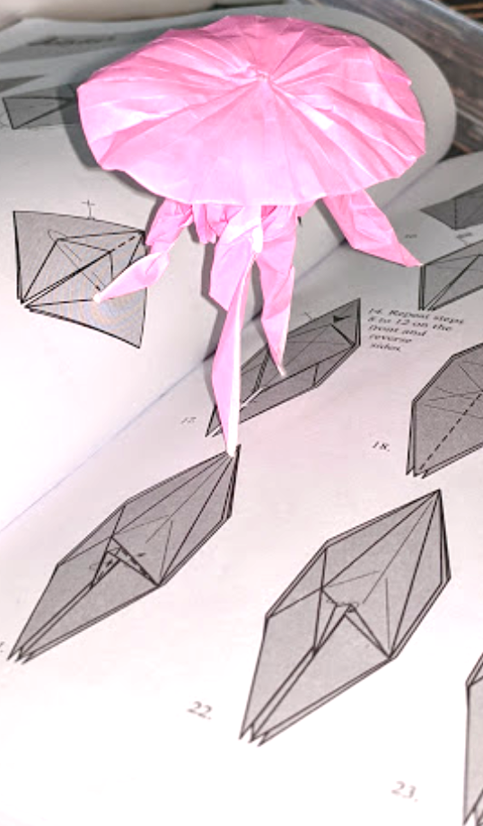 Origami: Jellyfish by Manuel Sirgo Álvarez