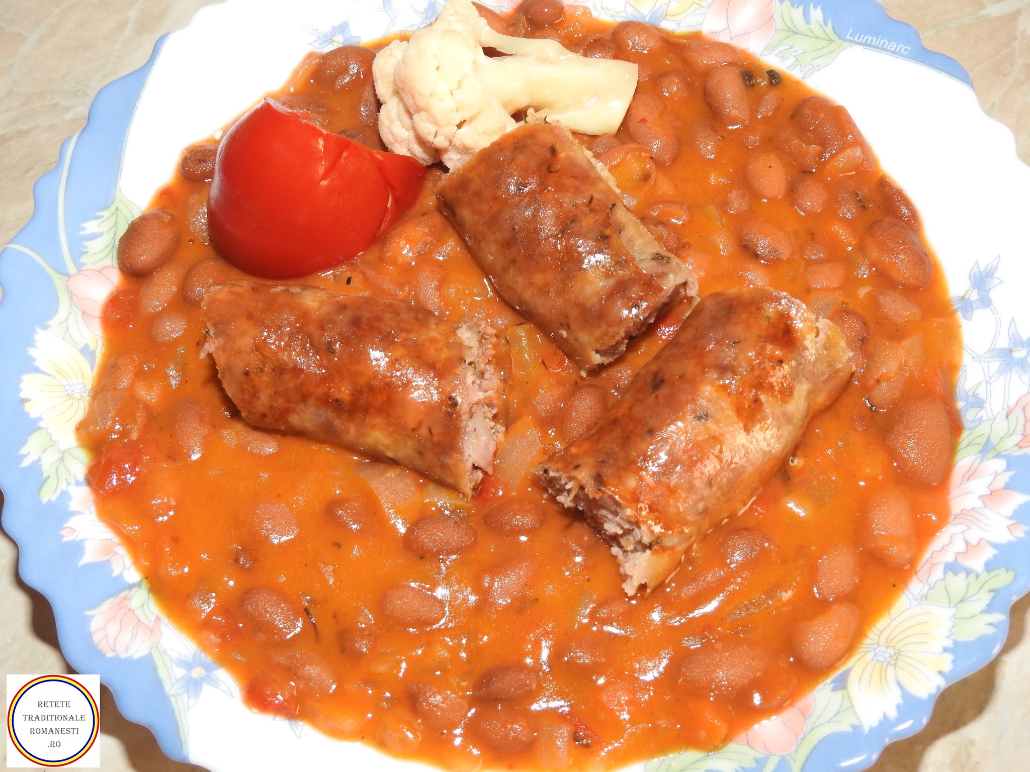 Fasole cu carnati reteta | Retetetraditionaleromanesti.ro