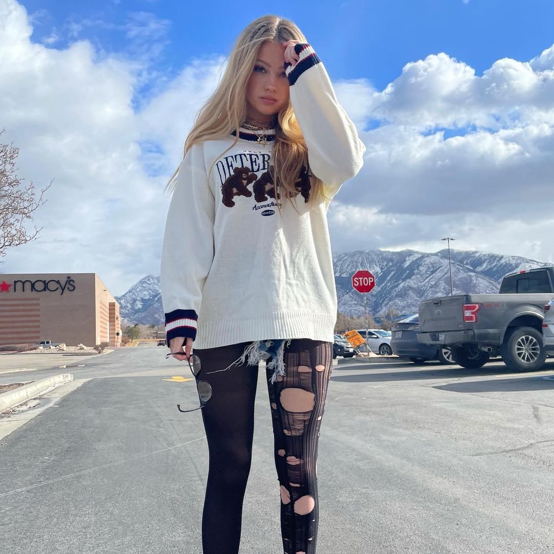 Starlet Arcade: Hot Lexi Drew