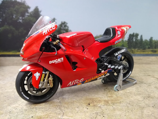 Plastic Models That Spark Children's Imagination