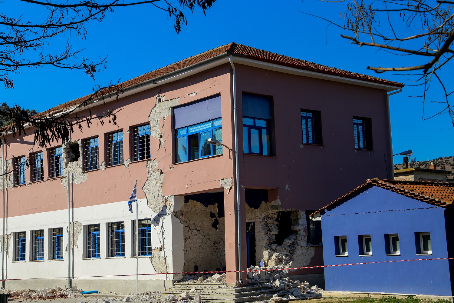 ΕΣΧΑΤΗ ΓΡΑΜΜΗ ΑΝΑΣΧΕΣΕΩΣ: Πρότυπο, στην κυριολεξία, το Δημοτικό Σχολείο ...