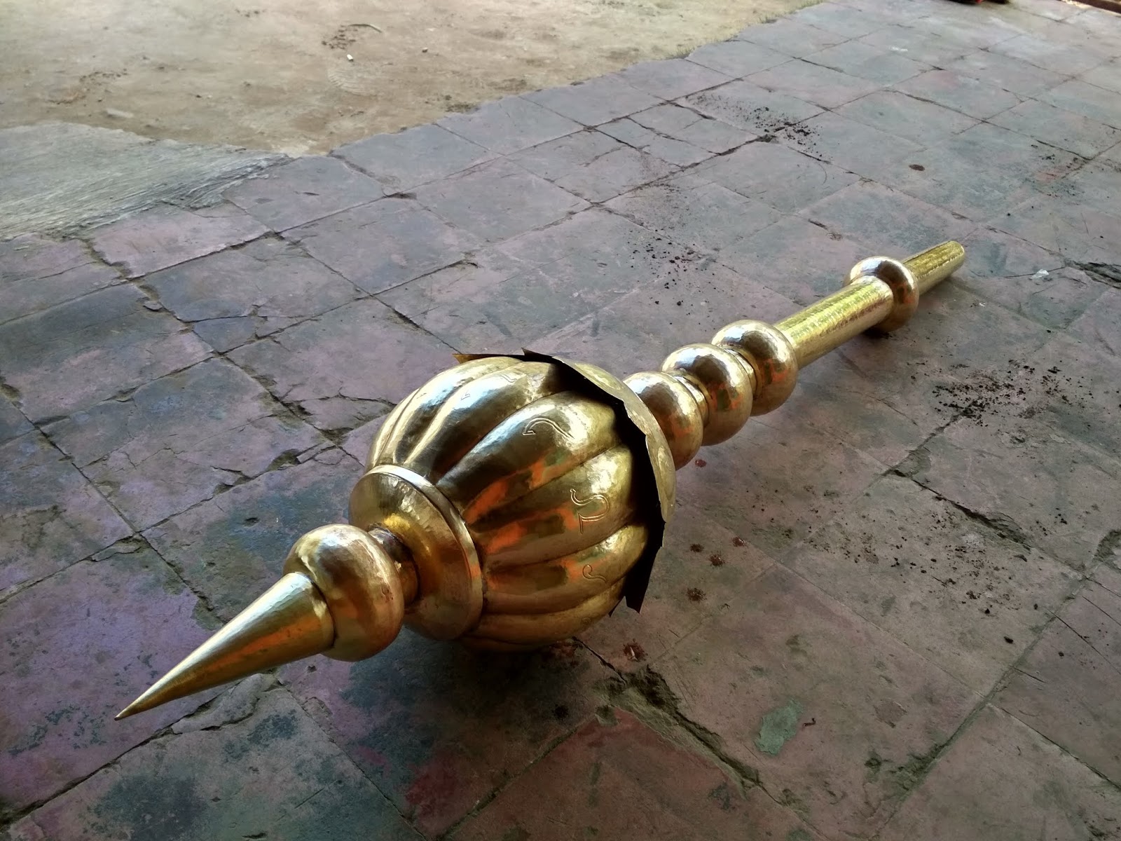 Kerajinan Palu gada hanoman - Kerajinan Tembaga dan Kuningan Yahro Art