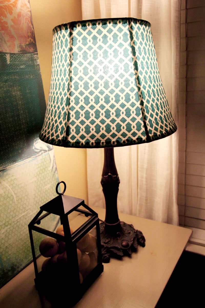The Sassy Pepper: Just Slip on a New Lamp Shade! {Tutorial}