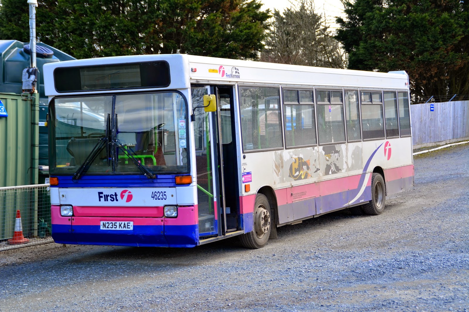 mybuspics: First Kernow Dennis Dart 46235 N235KAE.