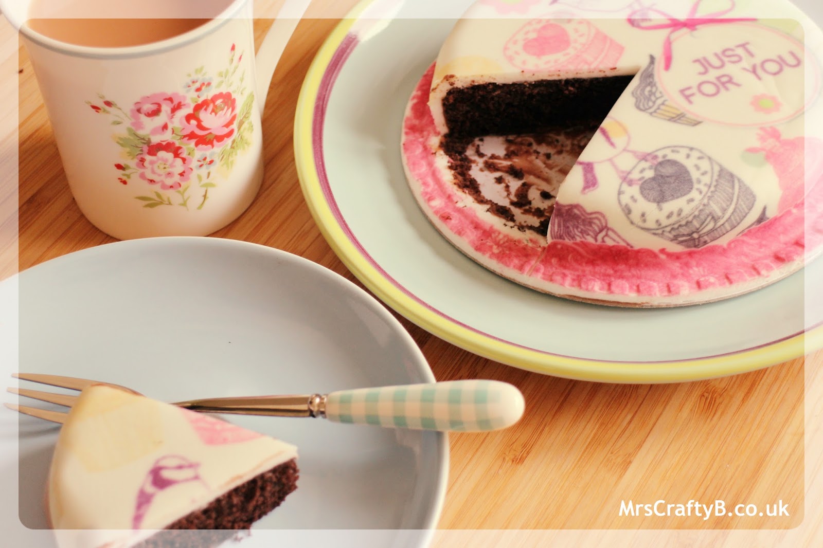 Mrs Crafty B: My Cake Addiction: Cake by Post with Baker Days