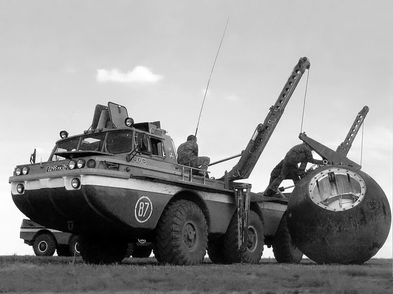 The Dead District: Very interesting movies about ZIL-4906 BLUEBIRD