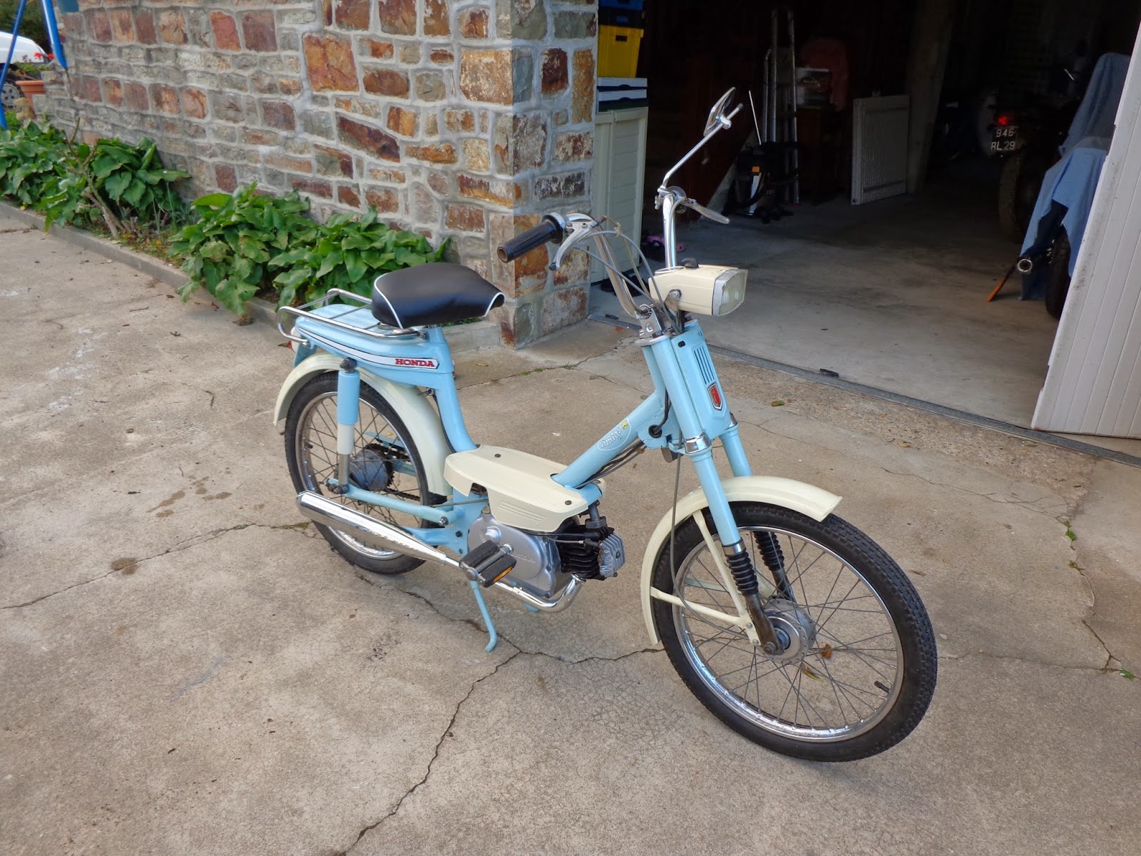 restauration d'un Honda PF50 "amigo" de 1973